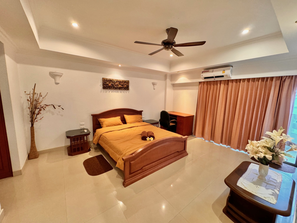 PMC - Jomtien Condotel - Renovated Double Unit for Sale